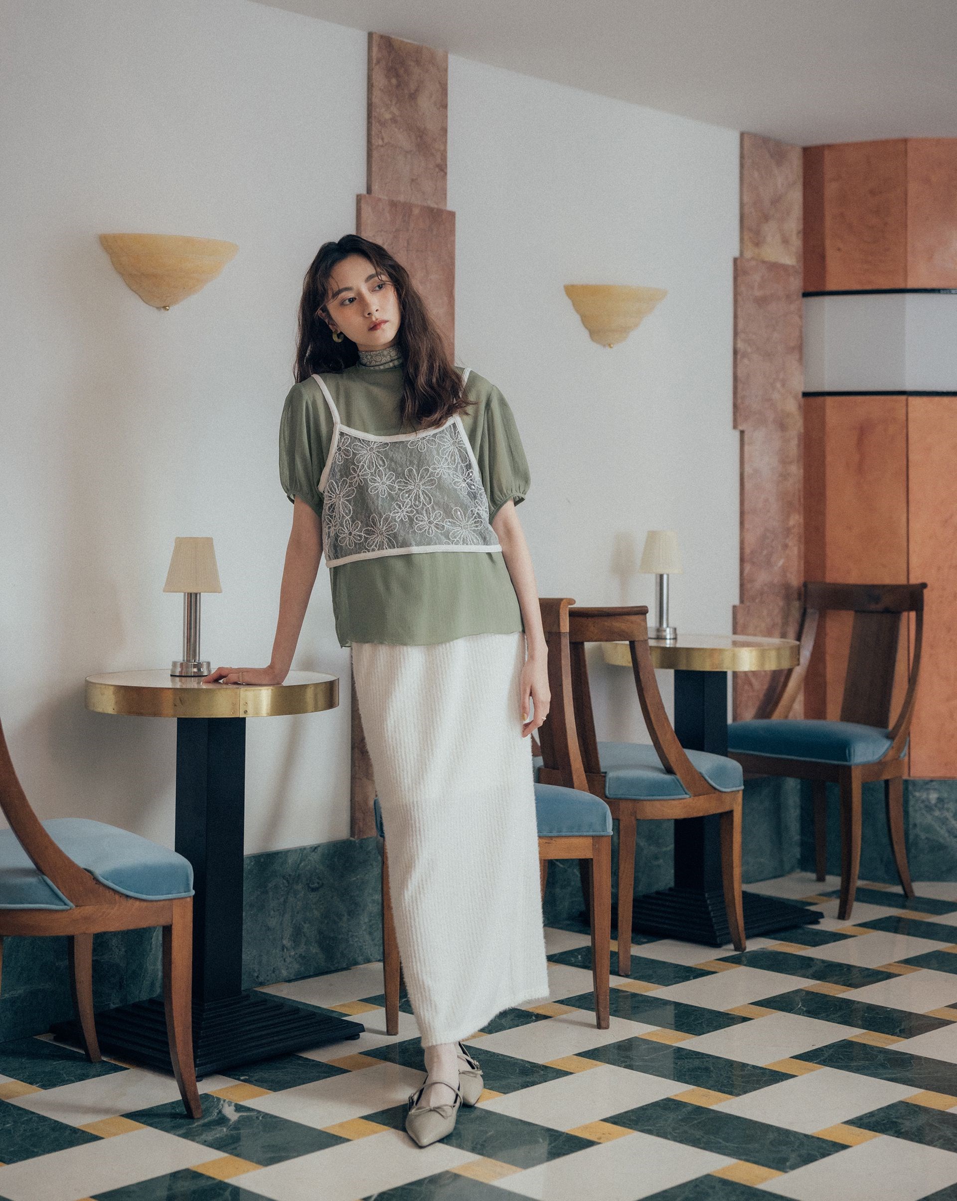 小花蕾絲透肌背心 ｜ MEIER.Q 打造簡約永恆感