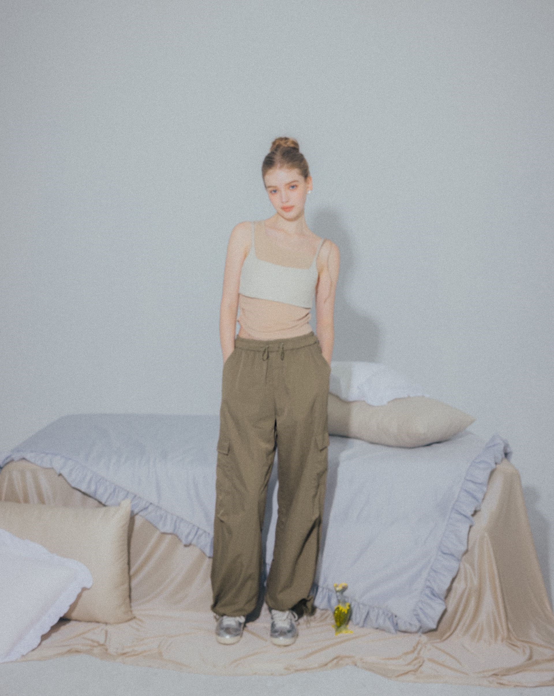 oiiv-不對稱綁帶抽縐背心 ｜ MEIER.Q 打造簡約永恆感