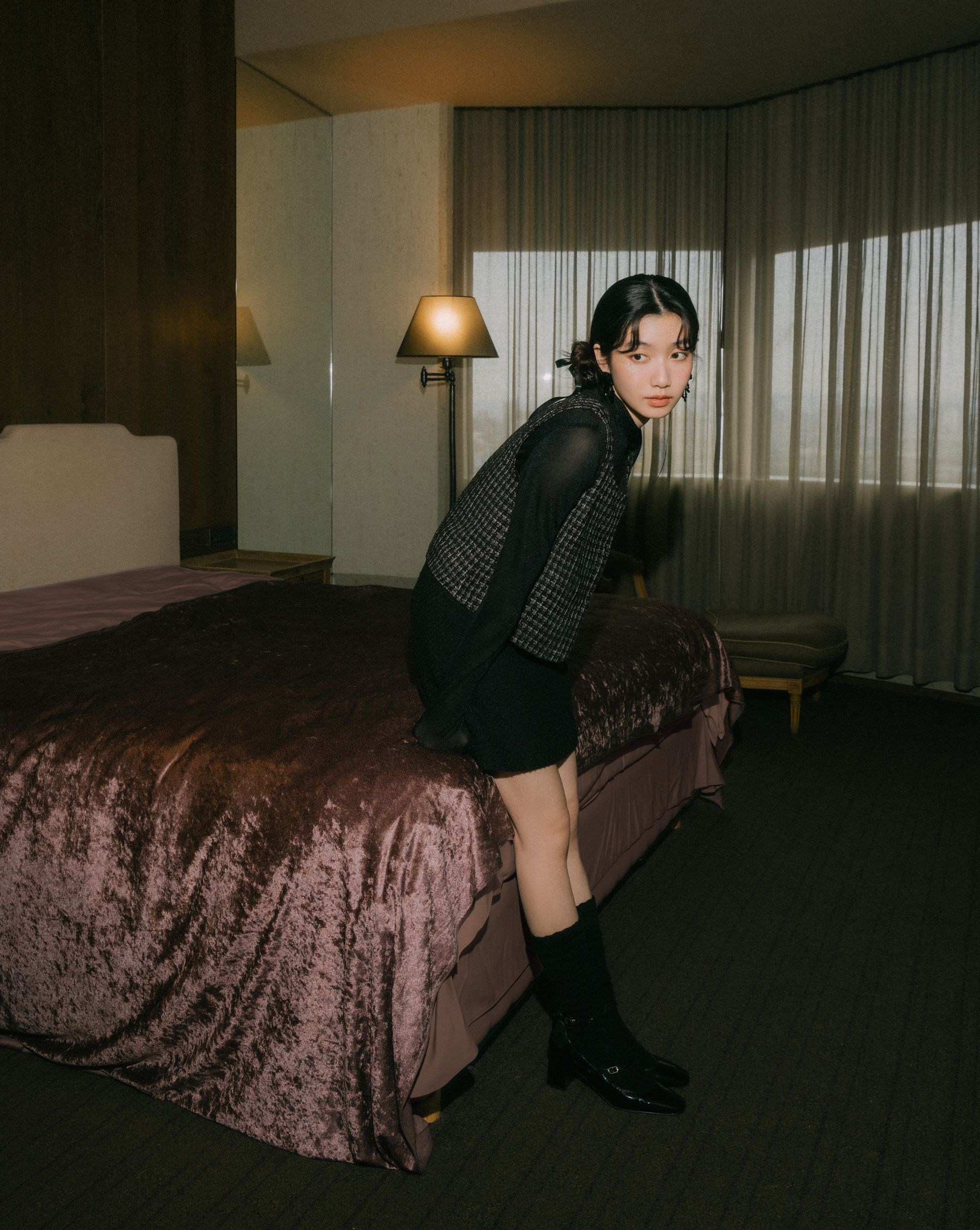 霧面透肌亮亮高領上衣 ｜ MEIER.Q 打造簡約永恆感