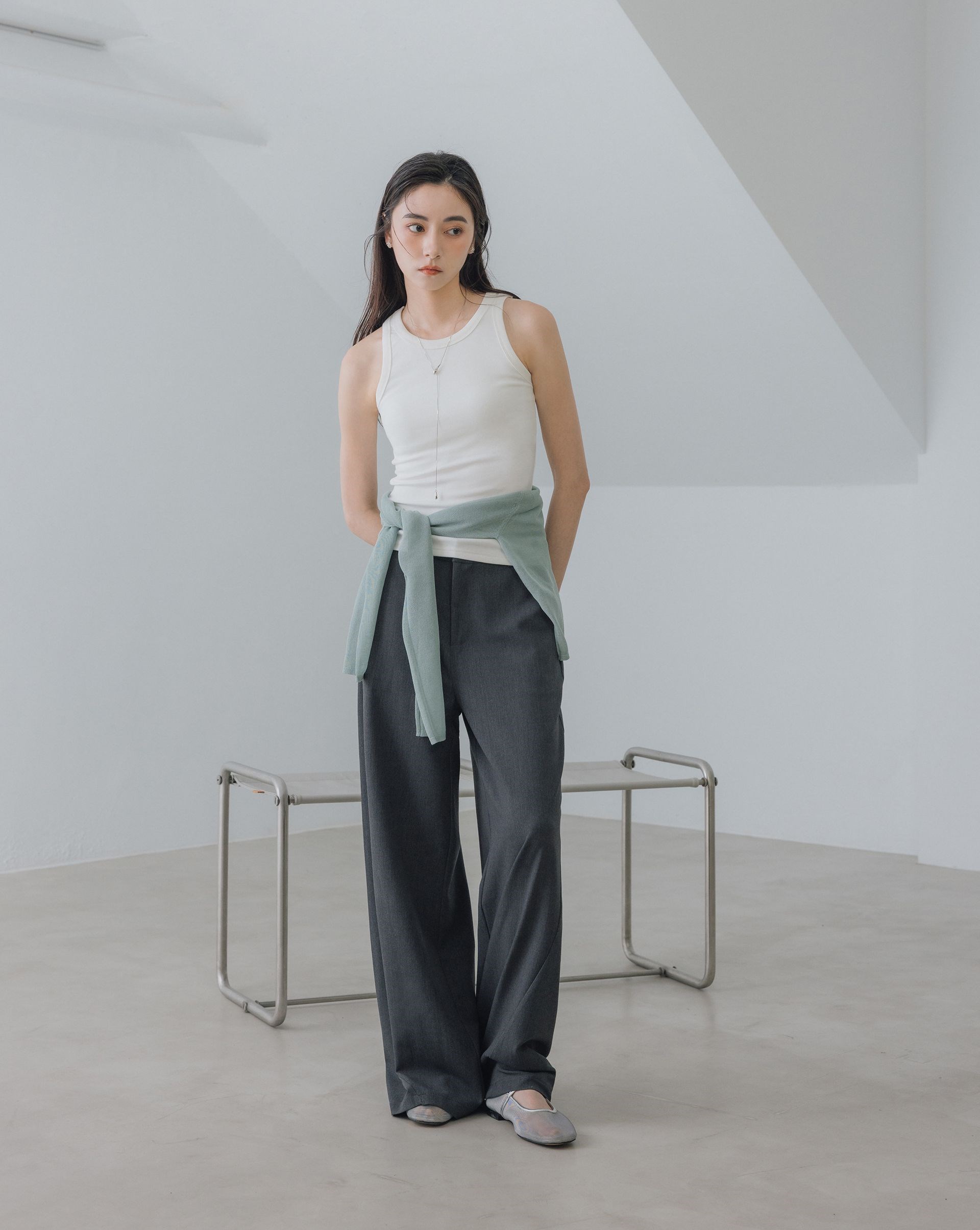 nuhi-經典彈性不對稱挖背造型BRA TOP ｜ MEIER.Q 打造簡約永恆感