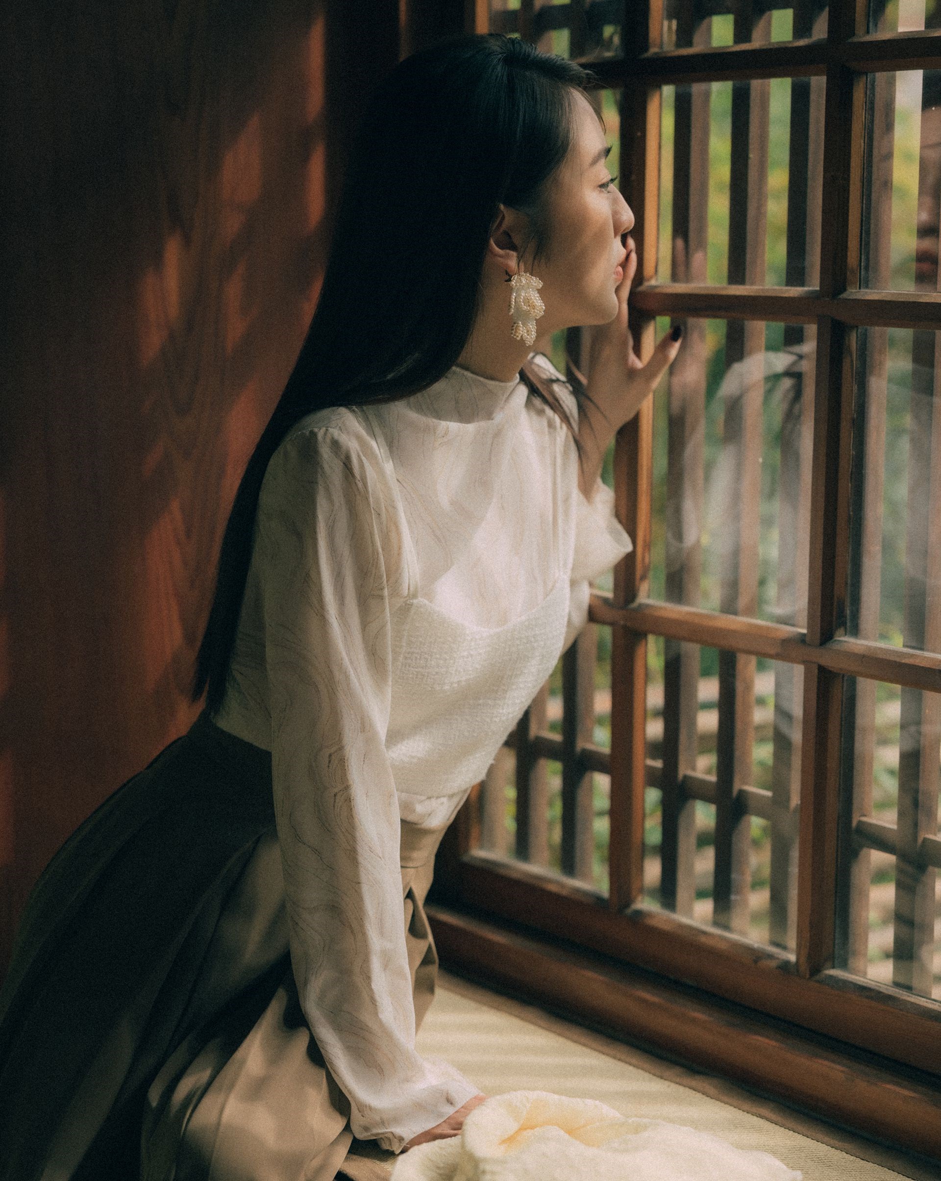 不規則線條內搭高領上衣 ｜ MEIER.Q 打造簡約永恆感