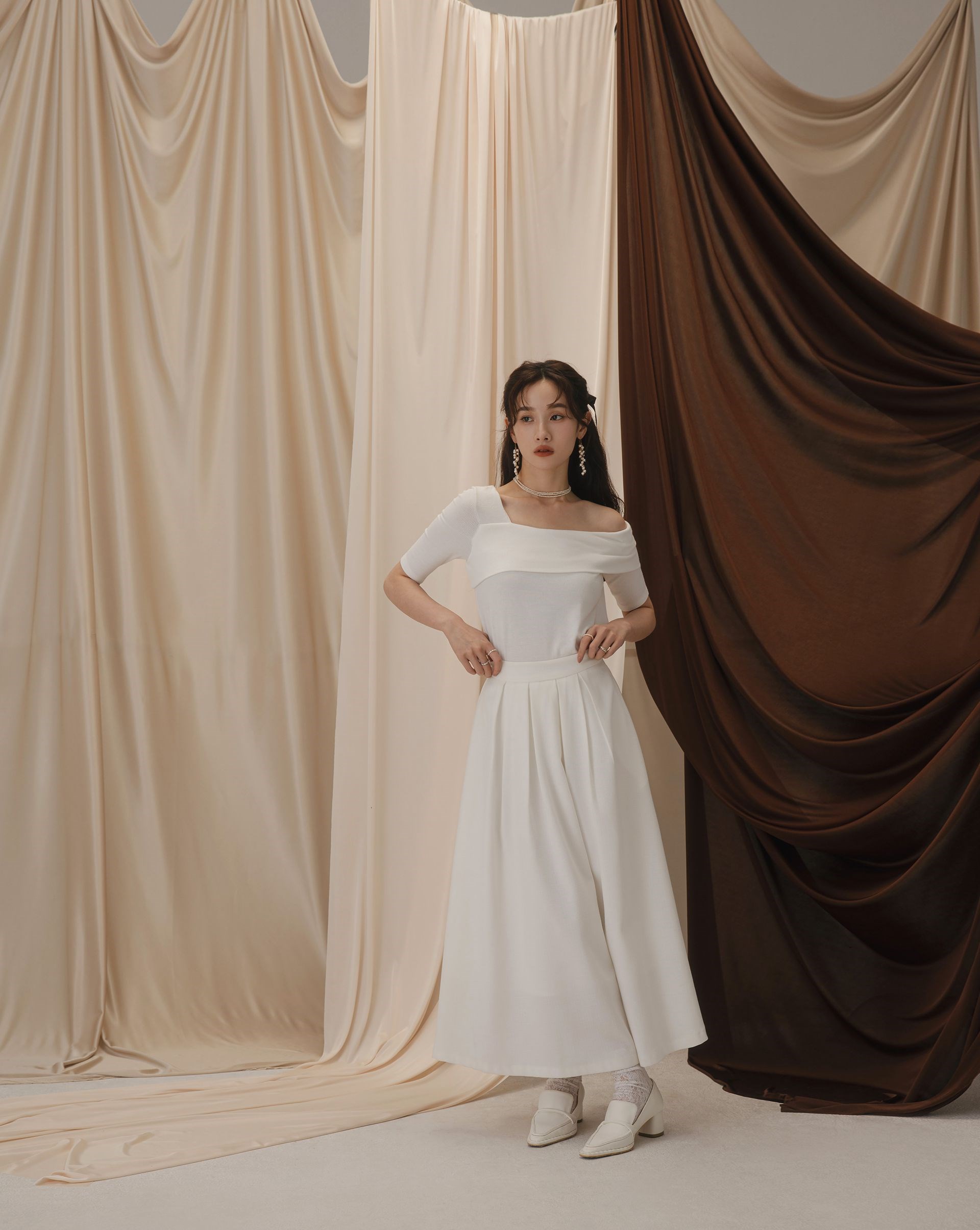 PROJECT.M 不對稱領口直坑條上衣 ｜ MEIER.Q 打造簡約永恆感