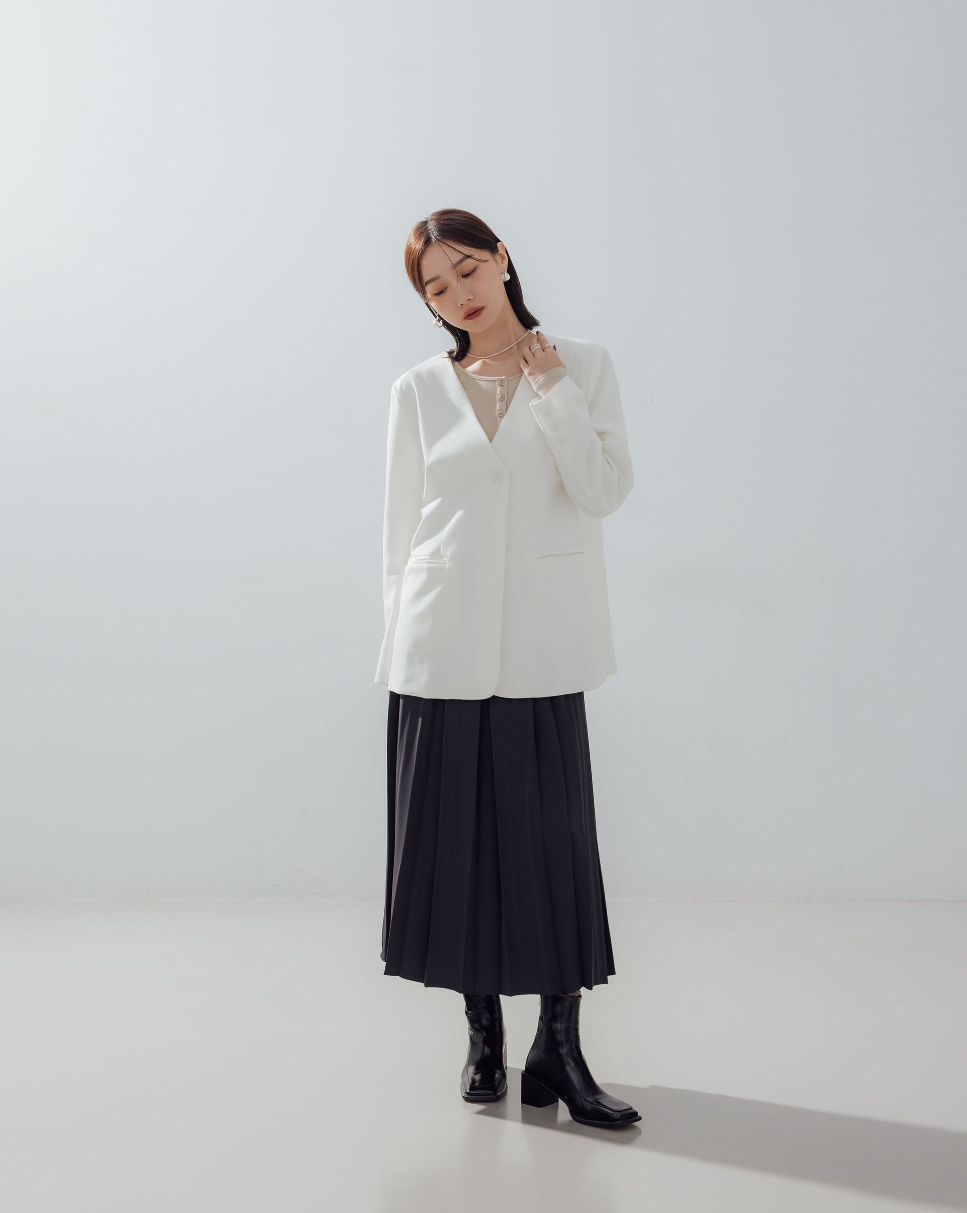 簡約無領單釦西裝外套 ｜ MEIER.Q 打造簡約永恆感