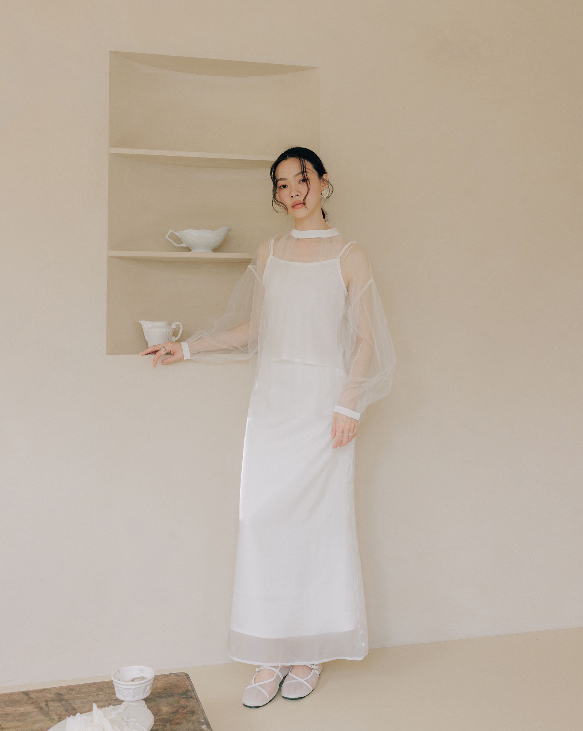 柔光層次感後開岔直筒長裙 ｜ MEIER.Q 打造簡約永恆感